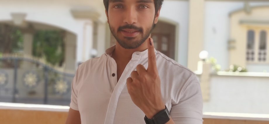 Nazar actor Harsh Rajput especially took an off to cast his vote ...