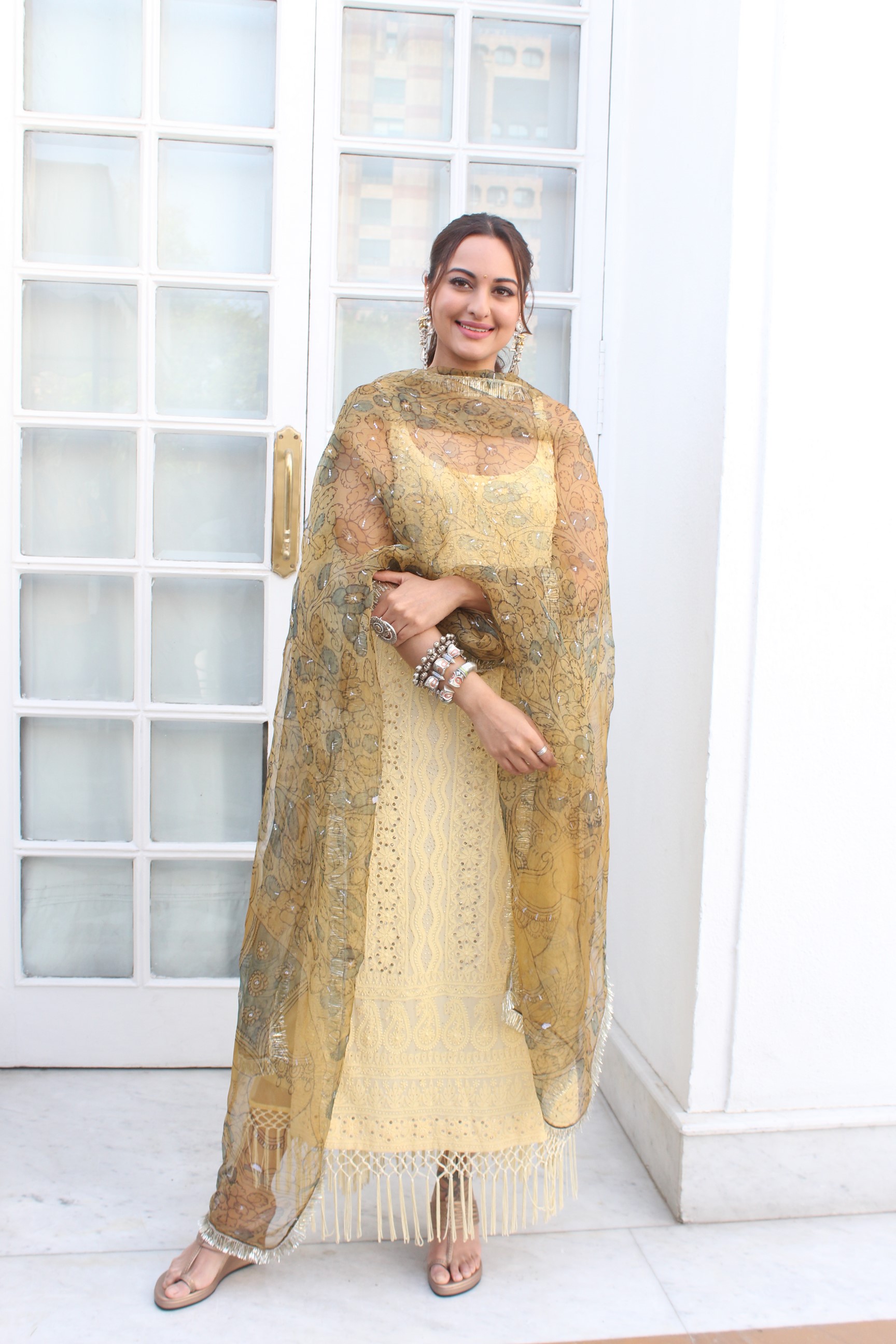 Kalank Star Cast Witnessed promoting their movie in National Capital ...