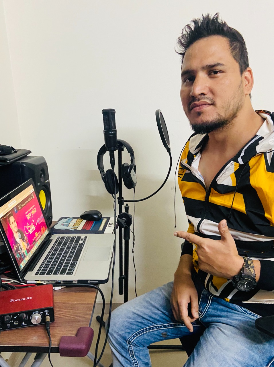 PartyNite Metaverse recently hosted a concert with popular singer Dev ...