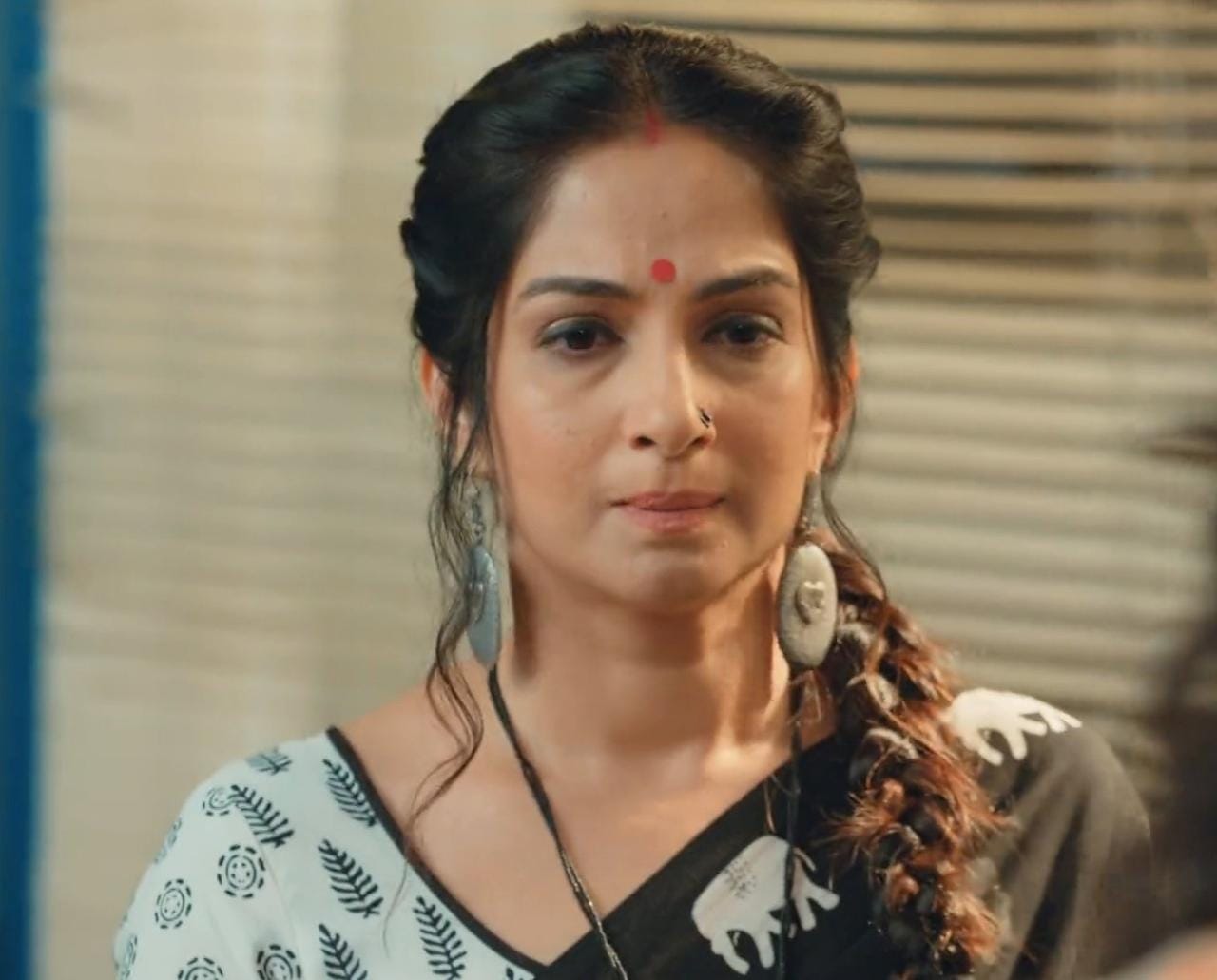 Yeh Hai Chahatein: Will Revati see Dev's dead body? - JustShowBiz