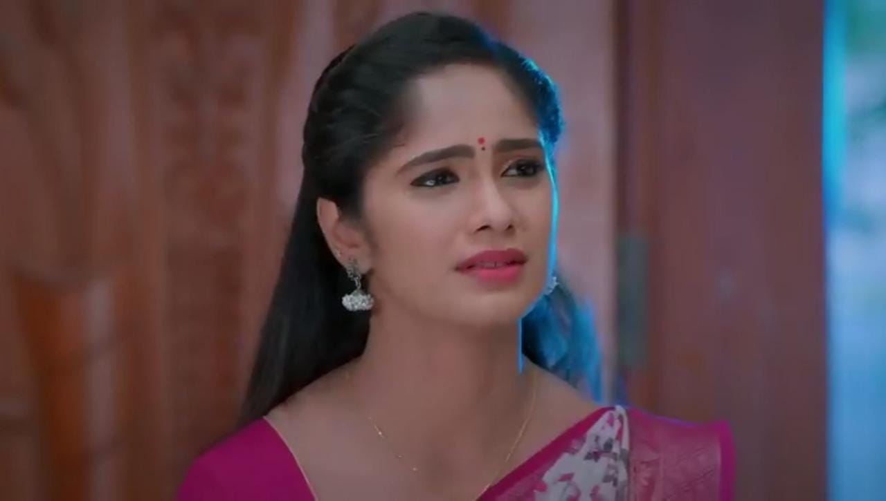 Vidhya No.1: Vidya leaves Vedavalli's house? - JustShowBiz