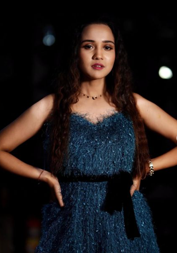 You can’t take eyes off from these pictures of Ashi Singh - JustShowBiz