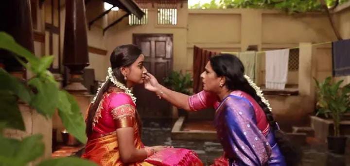 Raja Rani 2: Sandhya comfort Sivagami? - JustShowBiz