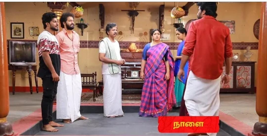 Raja Rani 2: Sandhya seizes black money from an ambulance during an ...